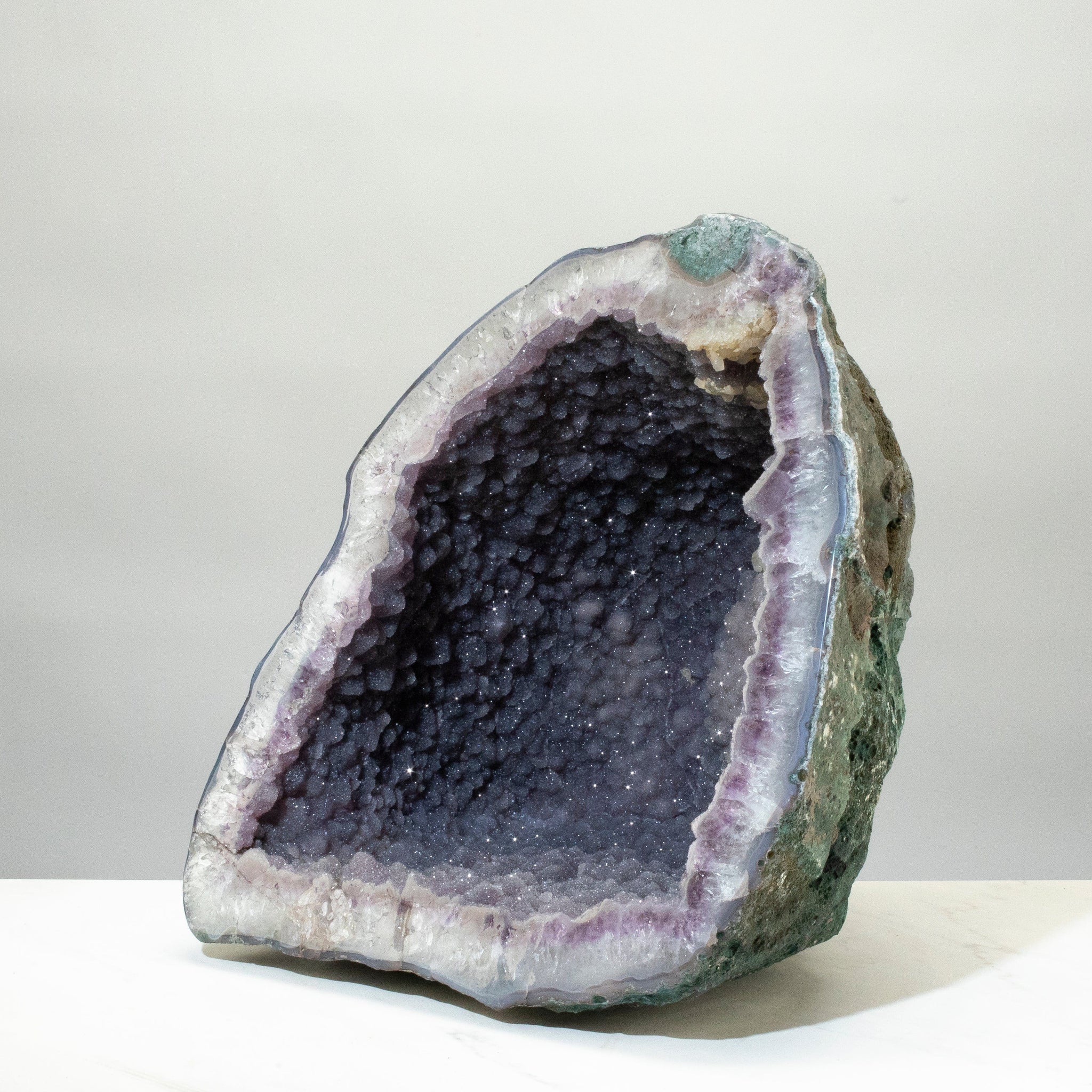 KALIFANO | Natural Brazilian Amethyst Crystal Geode For Sale - 14"