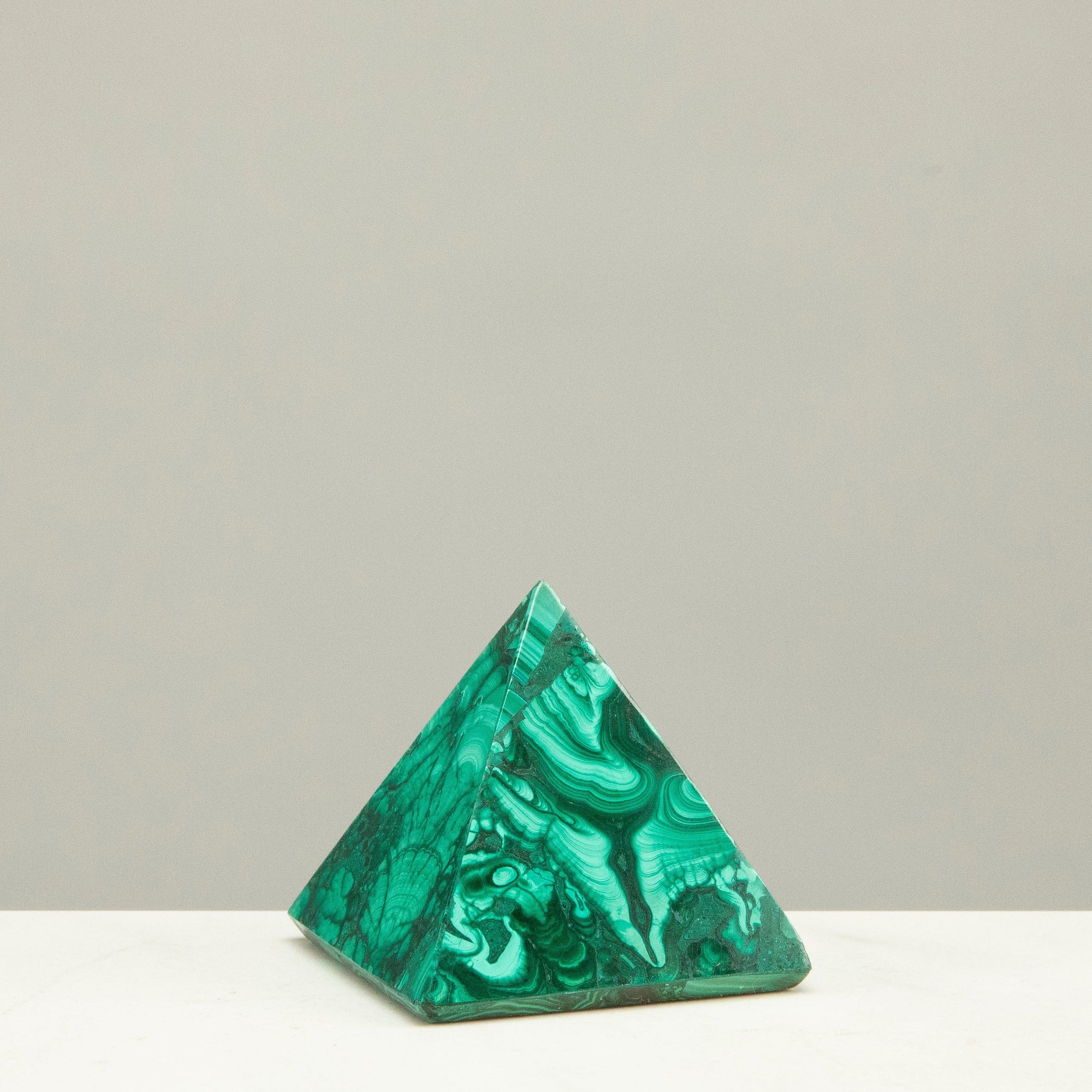 KALIFANO Malachite Pyramid | Desk-Size Decorative Gemstone