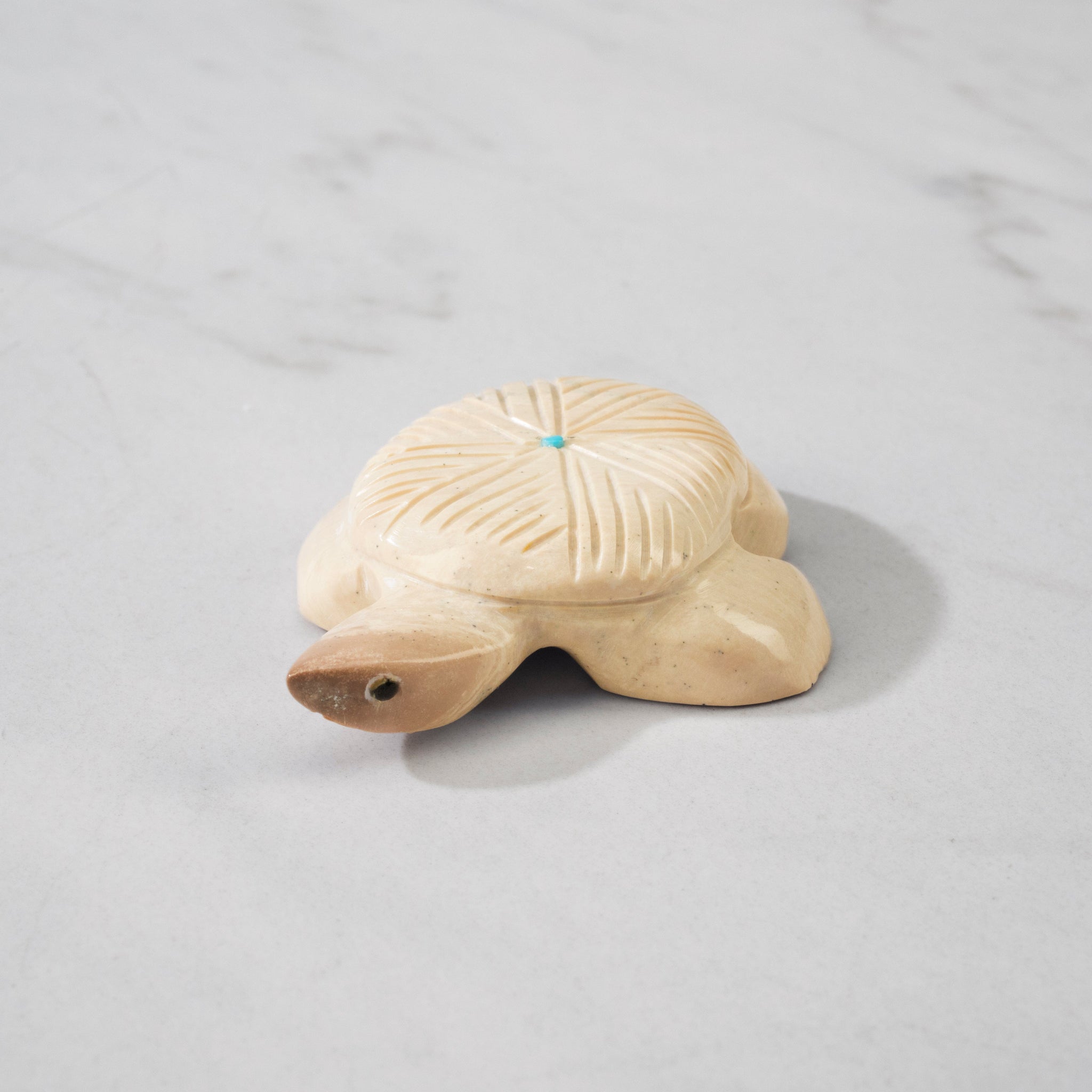 KALIFANO | Gilbert Lon Jose White Fish Rock Zuni Fetish Turtle Carving